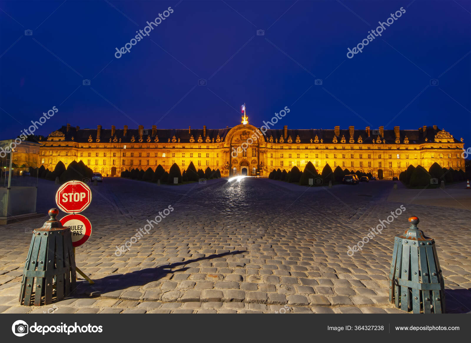 Les Invalides At Night