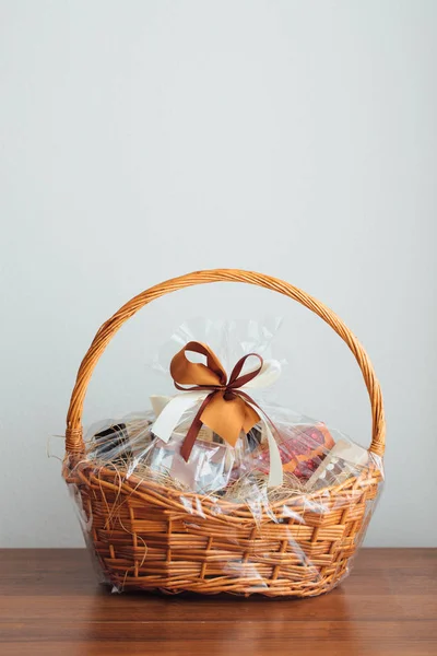 Gift basket Stock Photos, Royalty Free Gift basket Images | Depositphotos