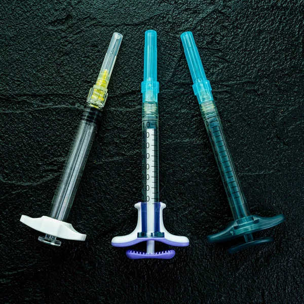 Syringe bottles Stok Foto, Syringe bottles Gambar Bebas Royalti ...