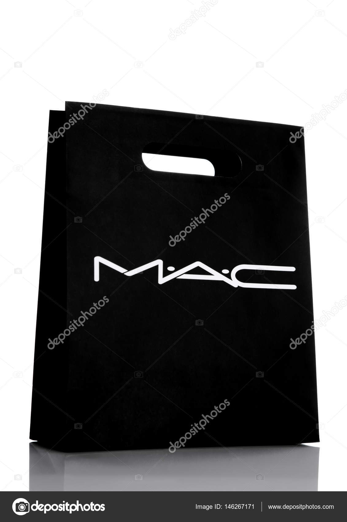 LONDON, UK - MARCH 15, 2017: MAC Cosmetics paper shopping gift bag ...