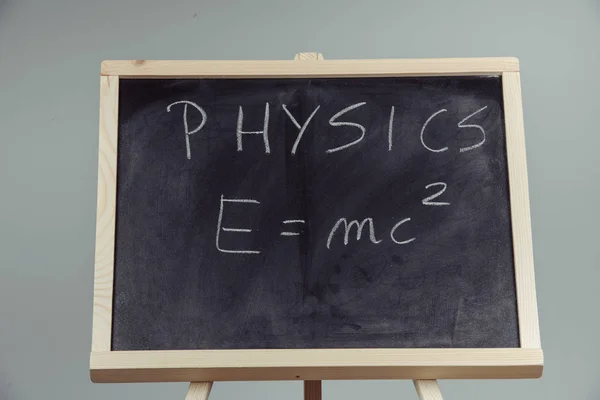 10 ejercicios de física resueltos fotos de stock, imágenes de 10 ejercicios de física resueltos ...