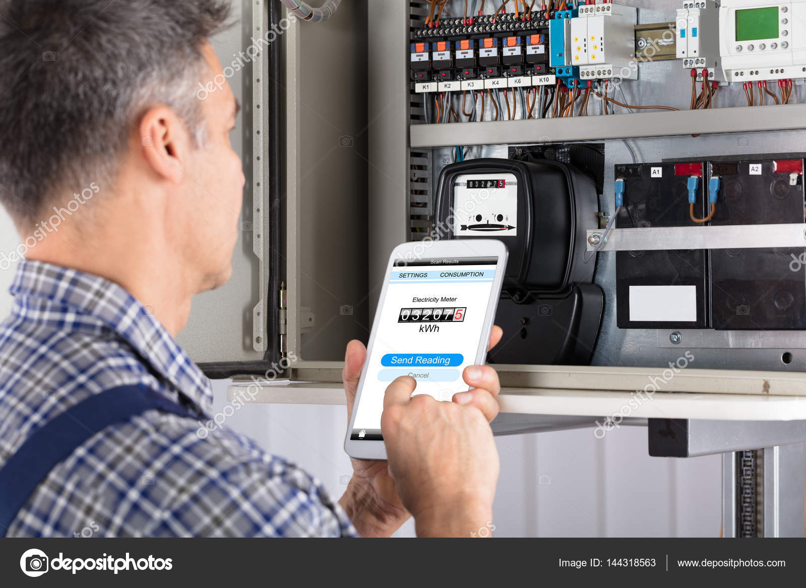 Technician Doing Meter Reading — Stock Photo © AndreyPopov #144318563