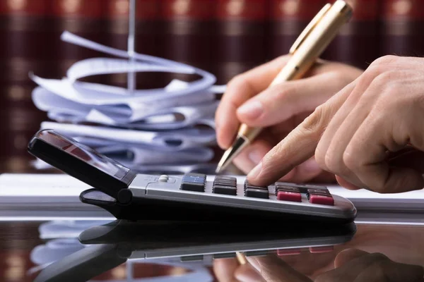 Calcular o custo fotos de stock, imágenes de Calcular o custo sin ...