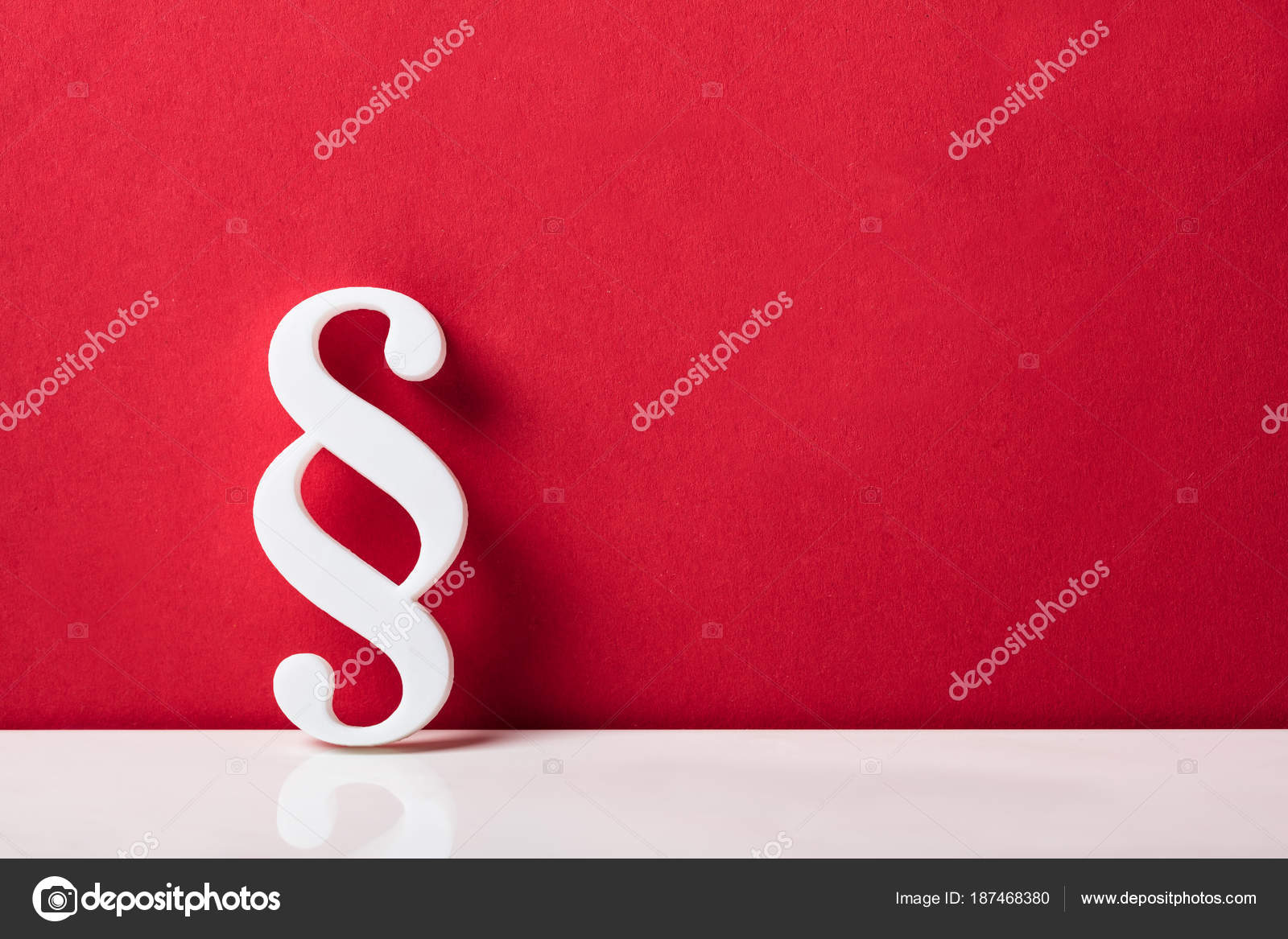 Close Paragraph Symbol Leaning Red Wall — Stock Photo © AndreyPopov ...