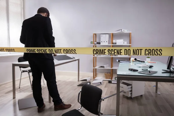 21 Detective inspecting crime scene Stock Photos, Detective inspecting ...