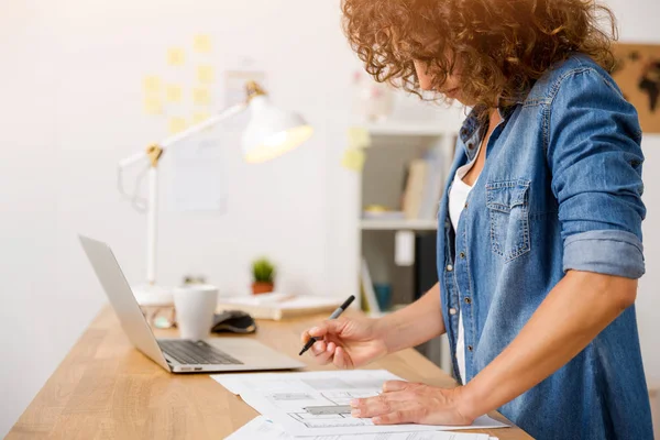 Woman writing office Stock Photos, Royalty Free Woman writing office ...