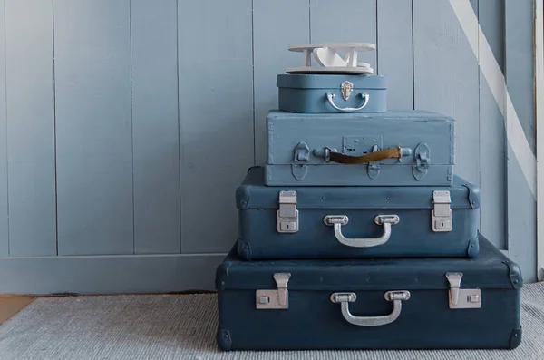 Packing overload suitcase Stock Photos, Royalty Free Packing overload ...