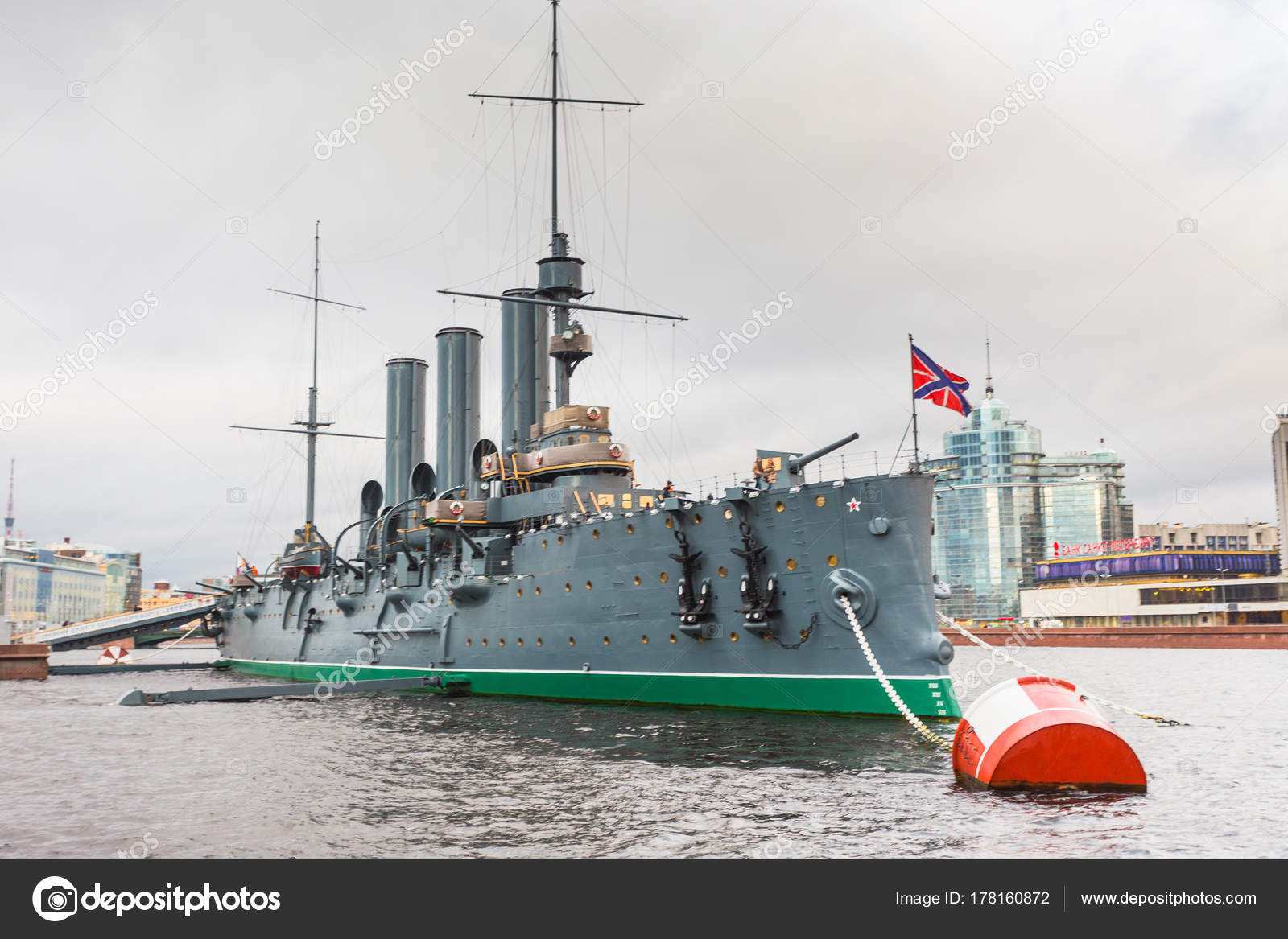 The legendary cruiser "Aurora" in St. Petersburg – Stock Editorial ...