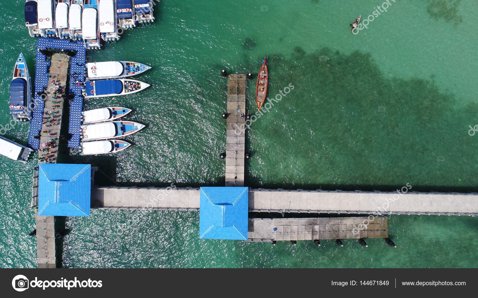 Aerial drone top view photo of pier on Rawai beach in Phuket — Stock ...
