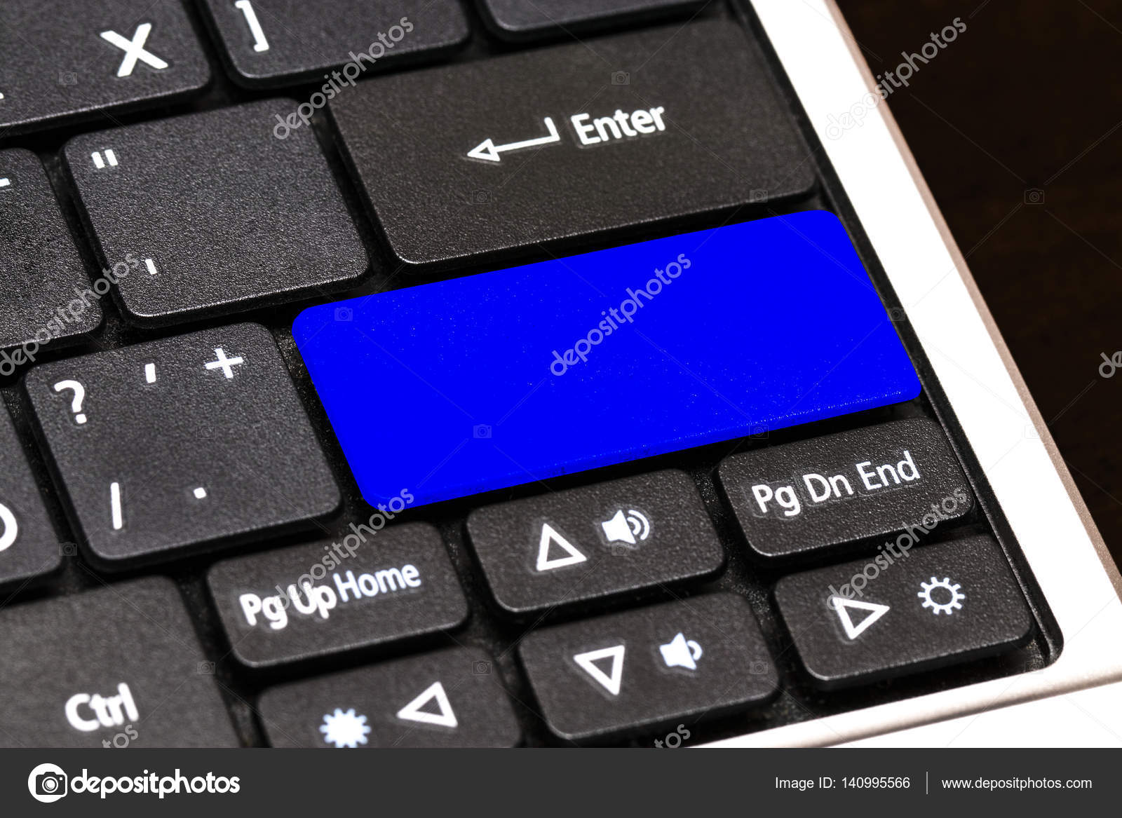 Close up blank button on laptop keyboard — Stock Photo © alex_skp ...