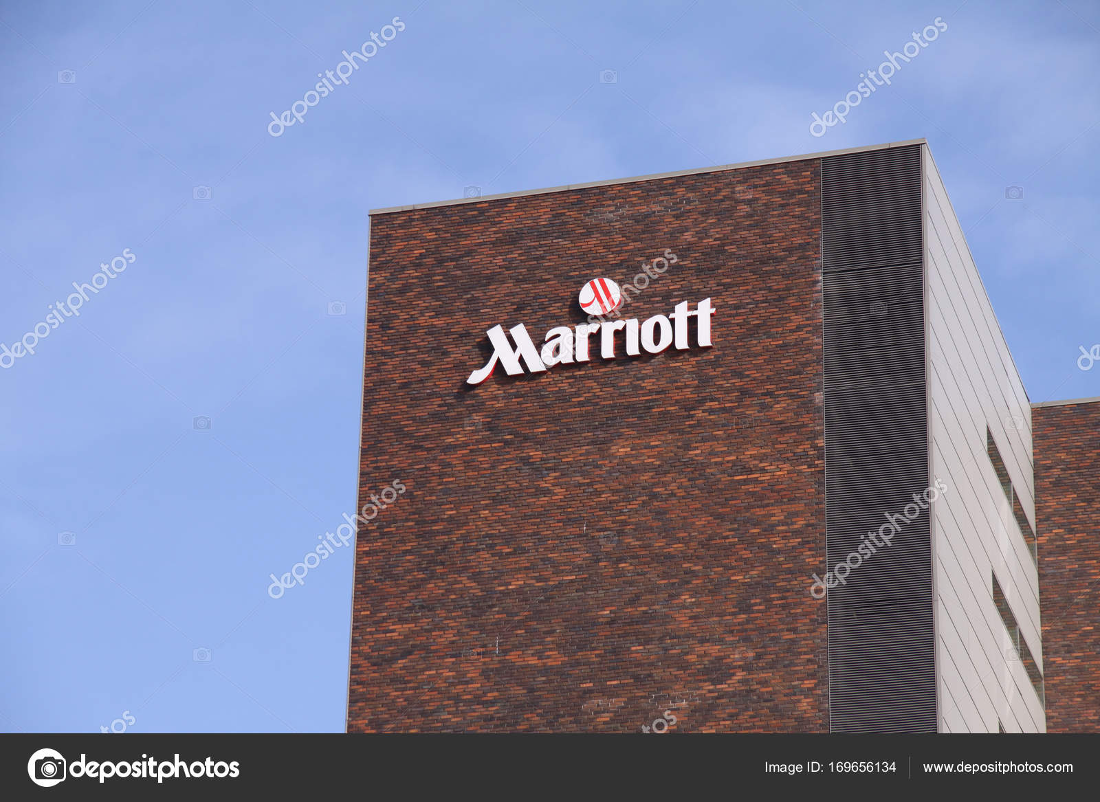 Marriott Hotel Sign