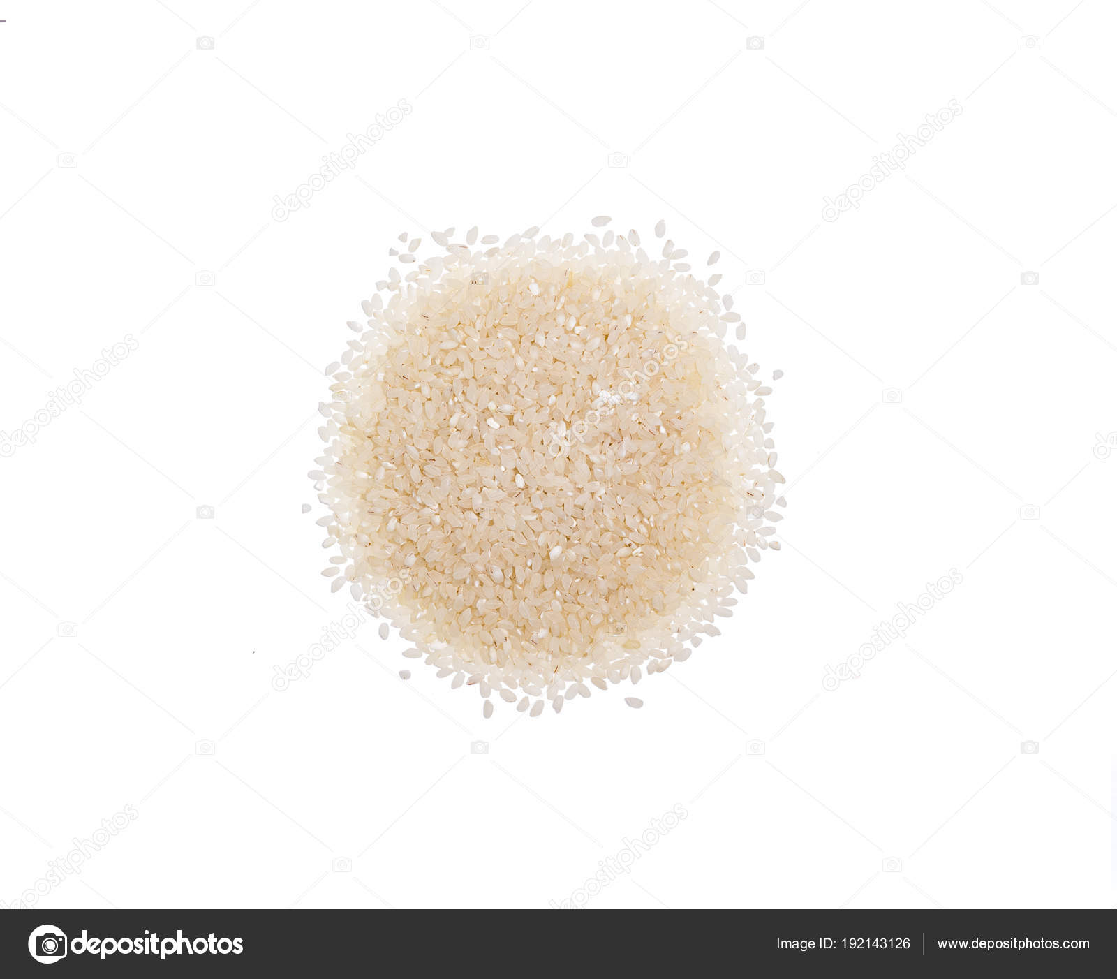 Pile of white round rice, heap of uncooked rice grains, isolated on ...