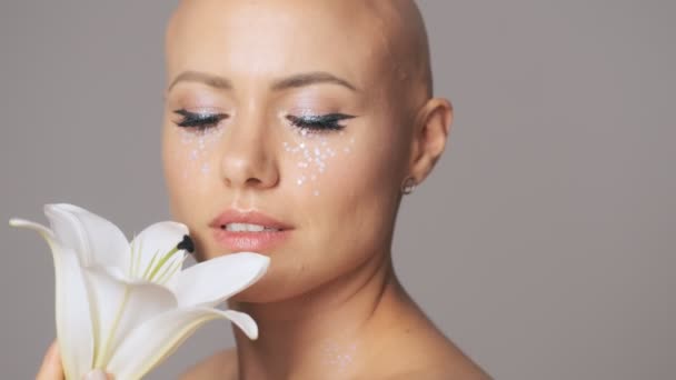 1,210 vídeos de Mujer sin pelo, metraje de Mujer sin pelo sin royalties ...