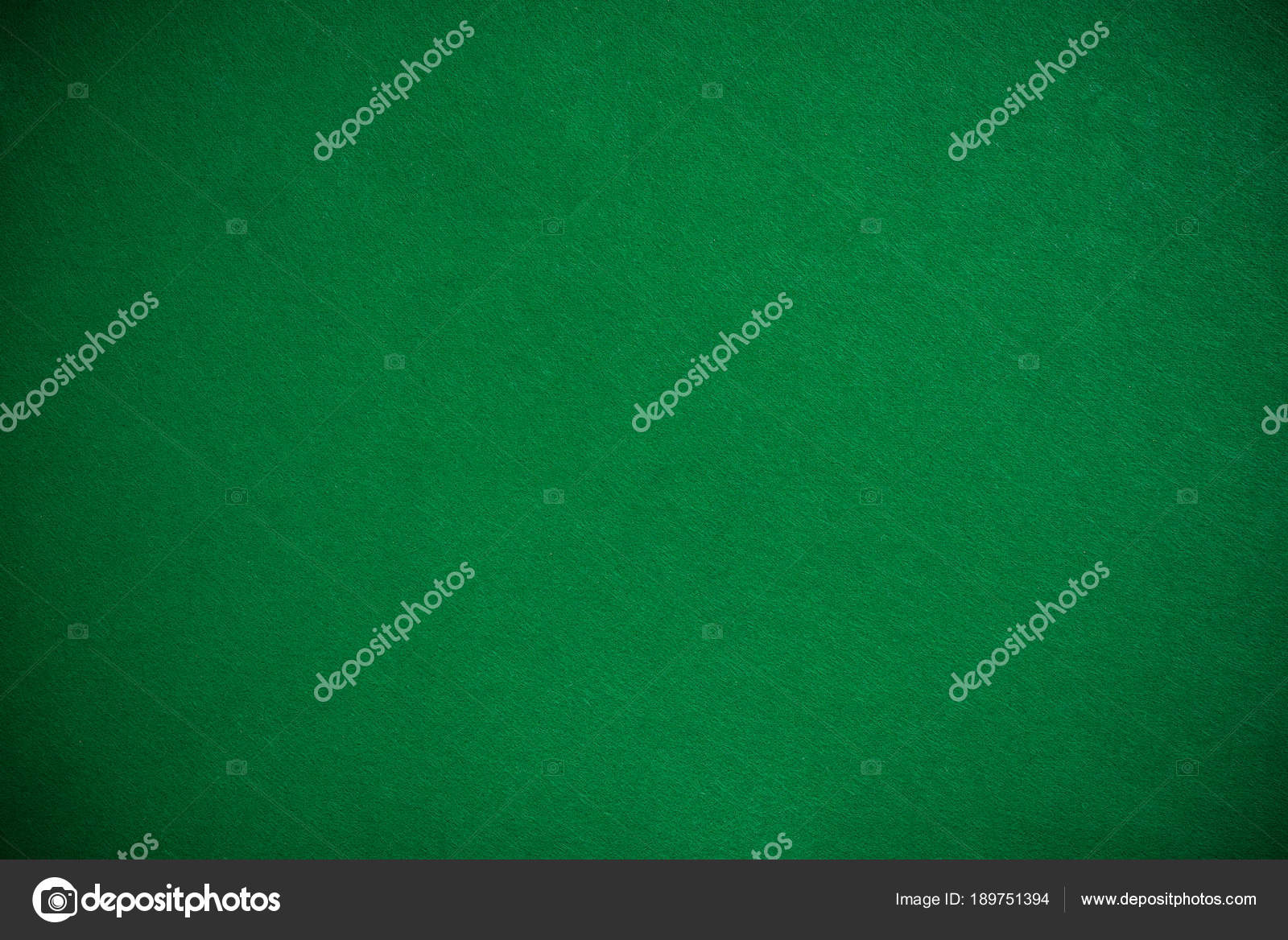 Emty green cloth poker table Stock Photo by ©merc67 189751394