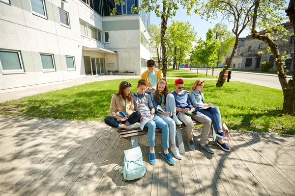 Students outside Stock Photos, Royalty Free Students outside Images ...