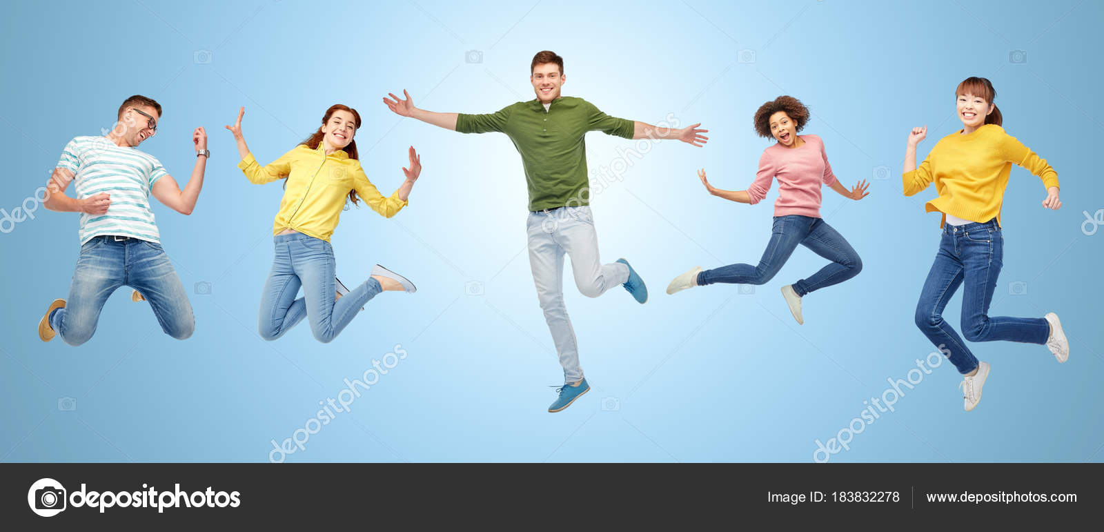 Gente Feliz Saltando En El Aire Felicidad, Infancia, Libertad,