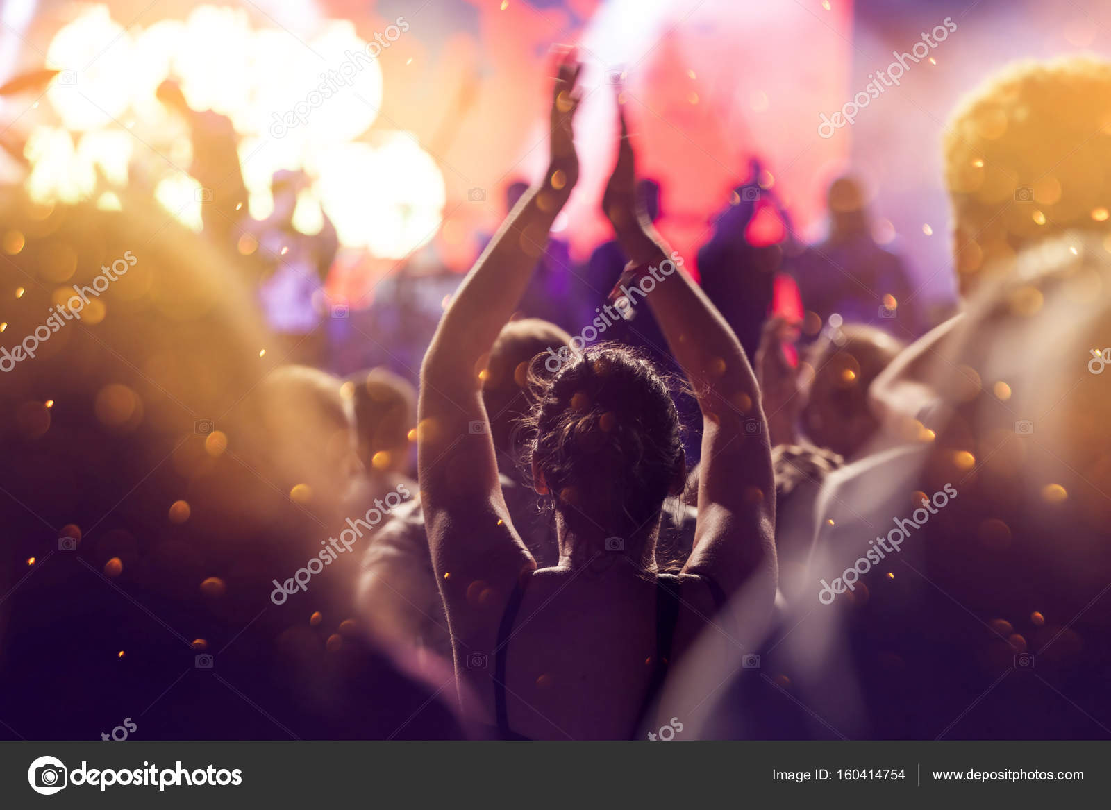 Cheering crowd at a concert Stock Photo by ©erika8213 160414754