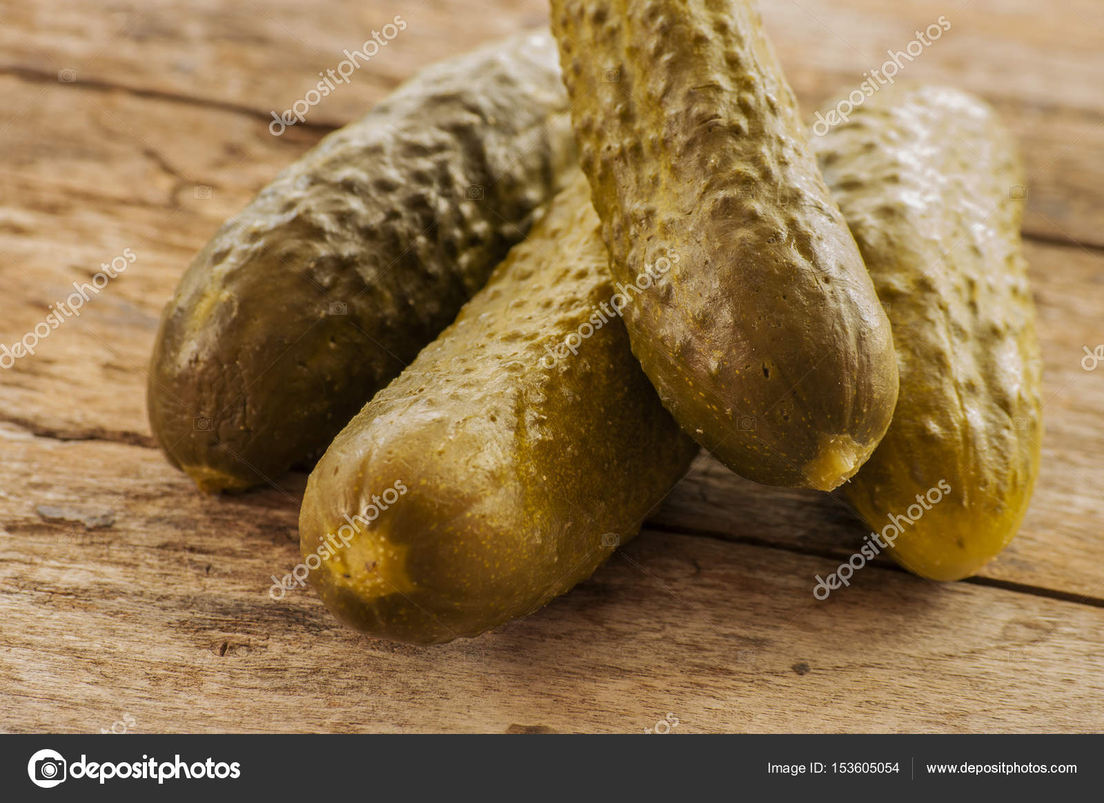 Fresh low-salt pickled cucumbers. — Stock Photo © funkybg #153605054