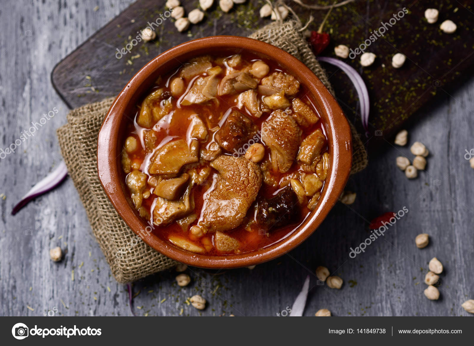 Spanish callos, a beef tripe stew with chickpeas — Stock Photo ...