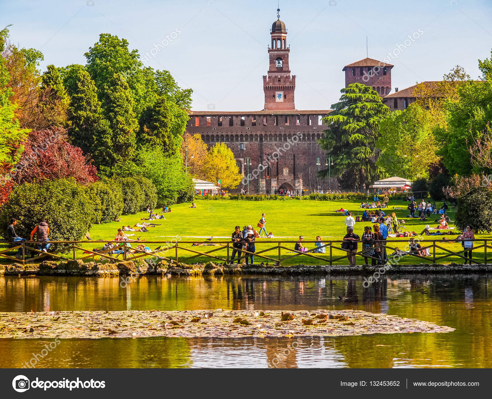 Parco sempione in milan (hdr)) — Redaktionelles Stockfoto ...
