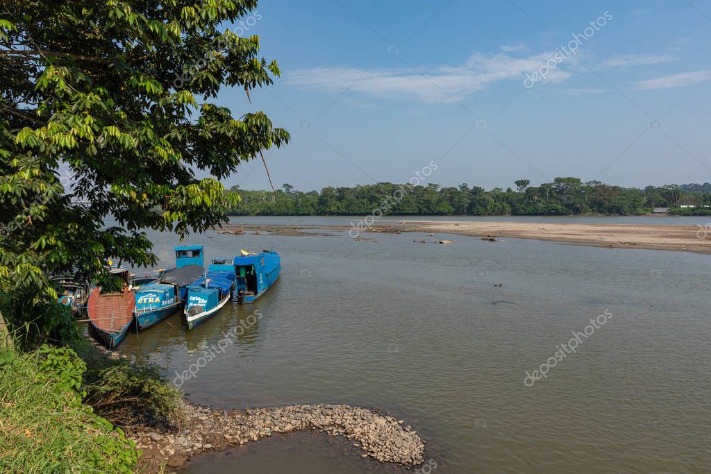 Vista del puente de El Coca sobre el río Napo. Puerto Francisco de ...