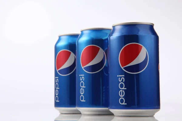 Pepsi Light cans – Stock Editorial Photo © eskaylim #118705210