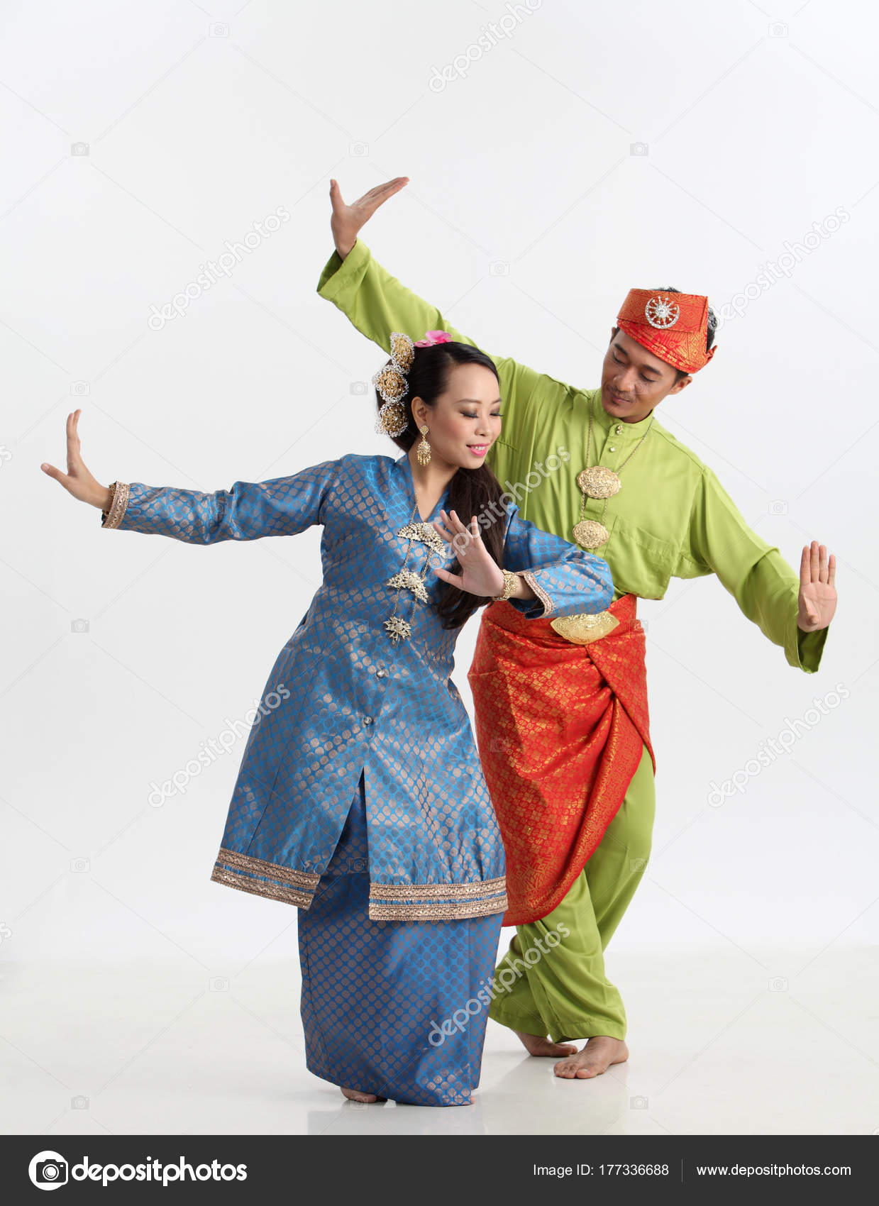 Malay Couple Traditional Costumes Posing Studio Stock Photo by ... Malay Couple Traditional Costumes Posing Studio Stock Photo by ...