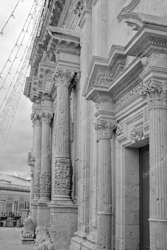 Italia, Sicilia, Palazzolo Acreide (provincia de Siracusa), ornamentos ...