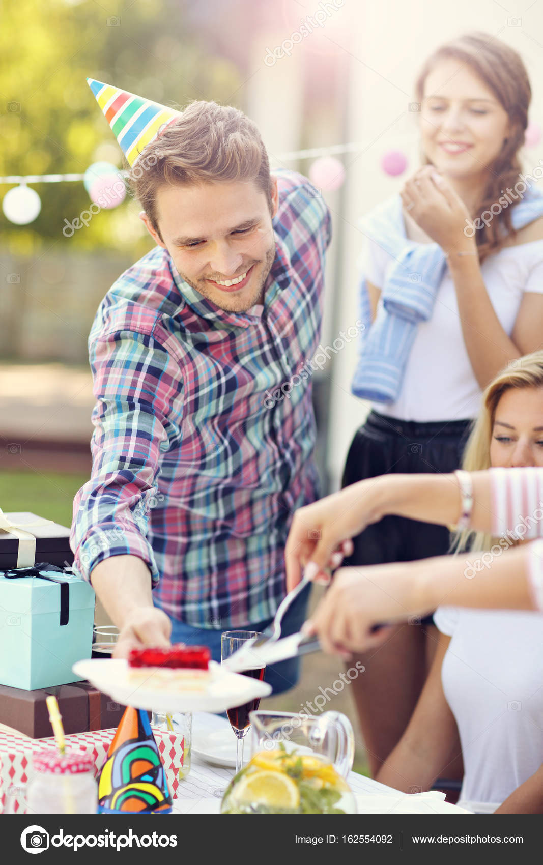 Friends having fun at birthday party — Stock Photo © macniak #162554092