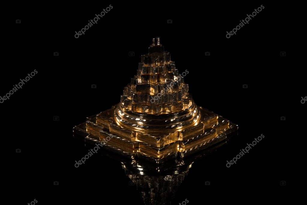 La pirámide meru chakra 2023