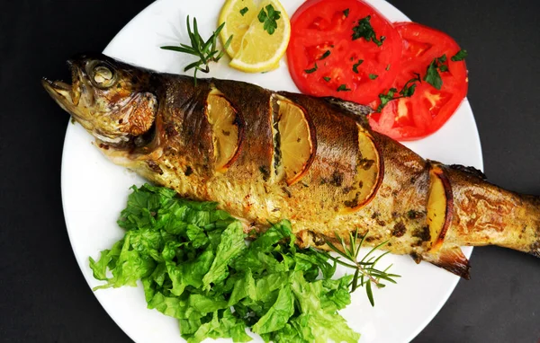 Pescado asado fuego Stock Photos, Royalty Free Pescado asado fuego ...