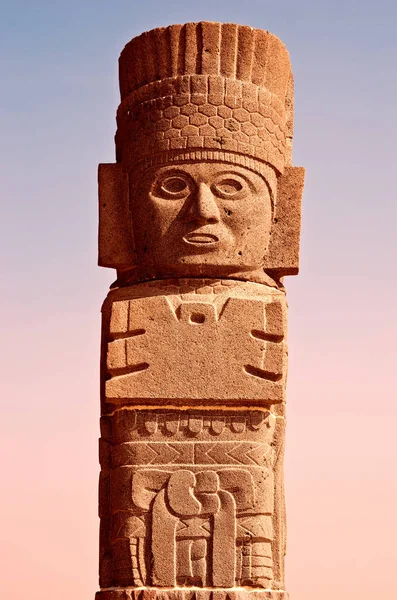 Imágenes de Columnas aztecas, fotos de Columnas aztecas sin royalties ...