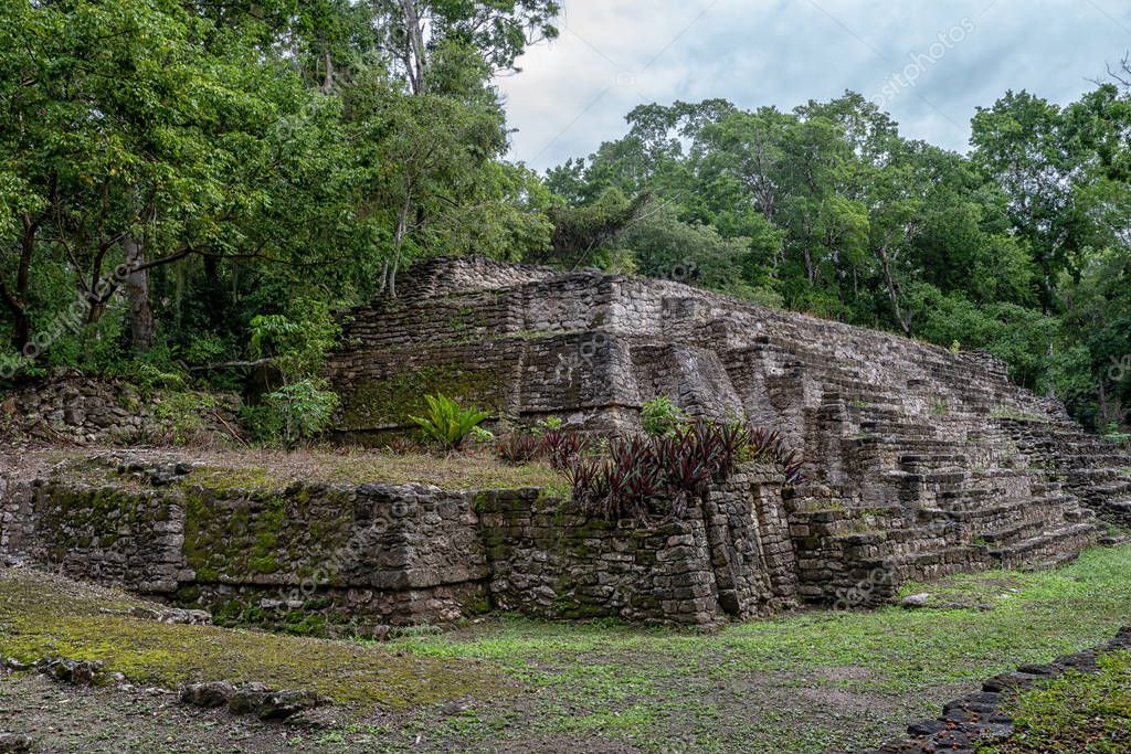 Dzibanche es un sitio arqueol gico de la antigua civilizaci n maya ubicado en el sur de Quintana ...