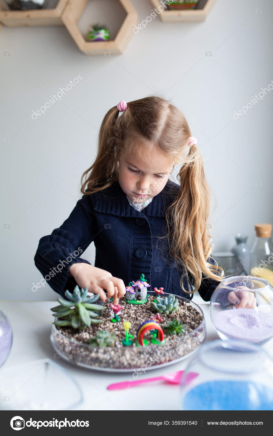 Beautiful Girl Plants Succulents Glass Florarium Lesson Creativity ...