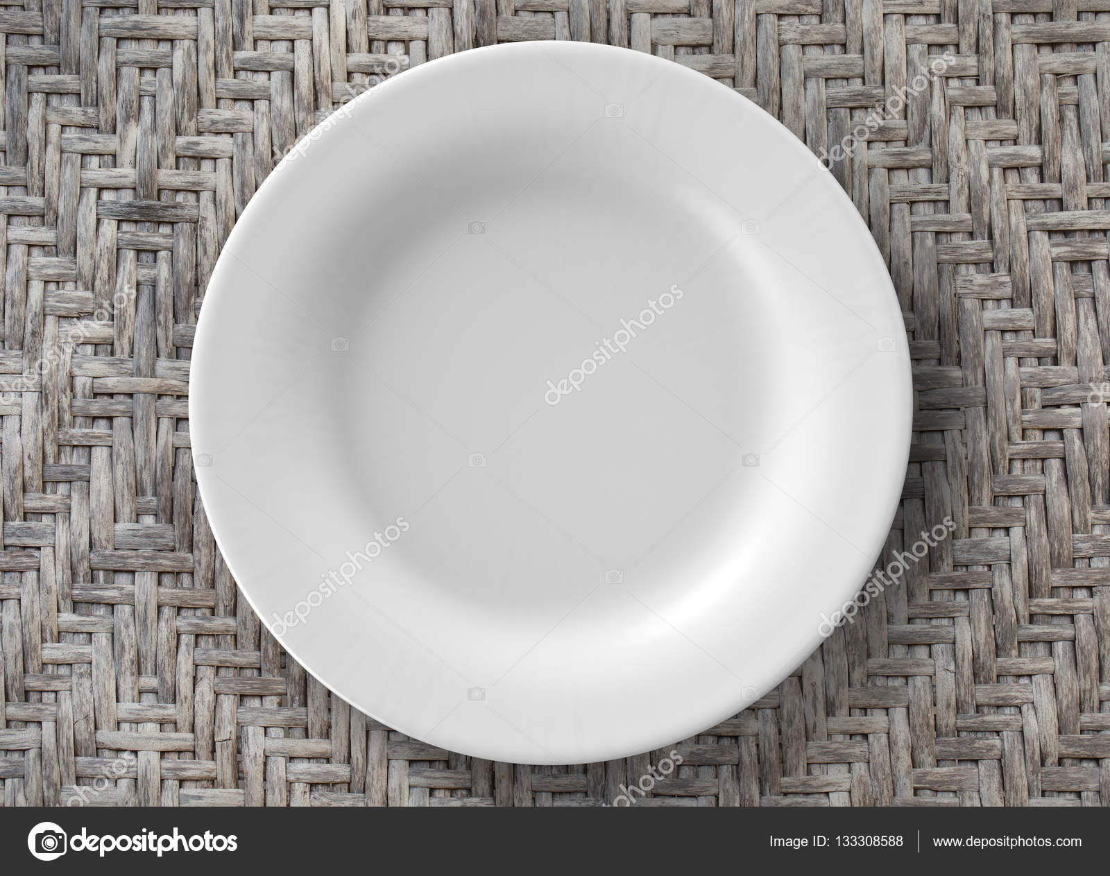 Top view empty dish — Stock Photo © phonlamai #133308588 Top view empty dish — Stock Photo © phonlamai #133308588
