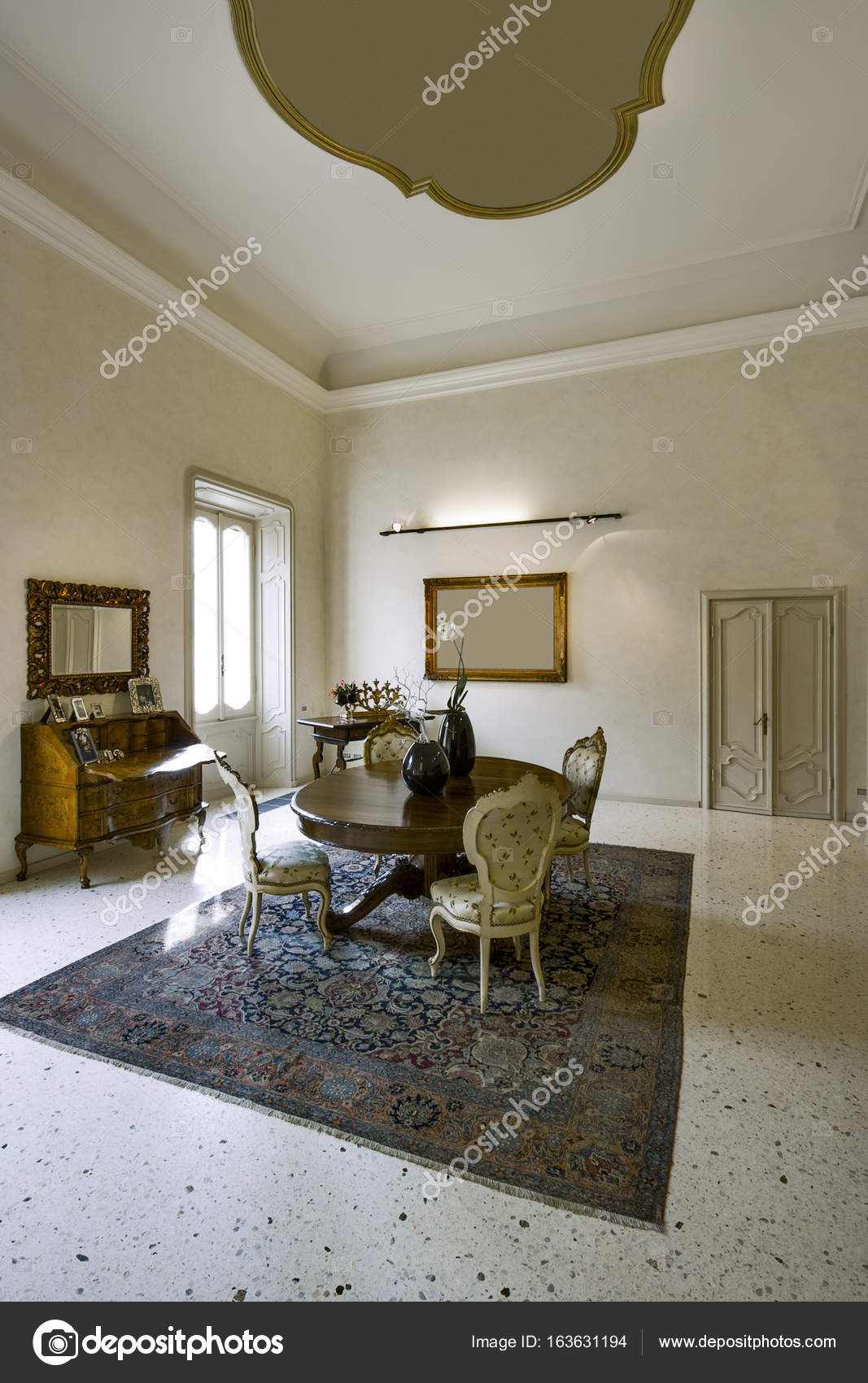 Interiors shots of a ancient living room — Stock Photo © aaphotograph ...