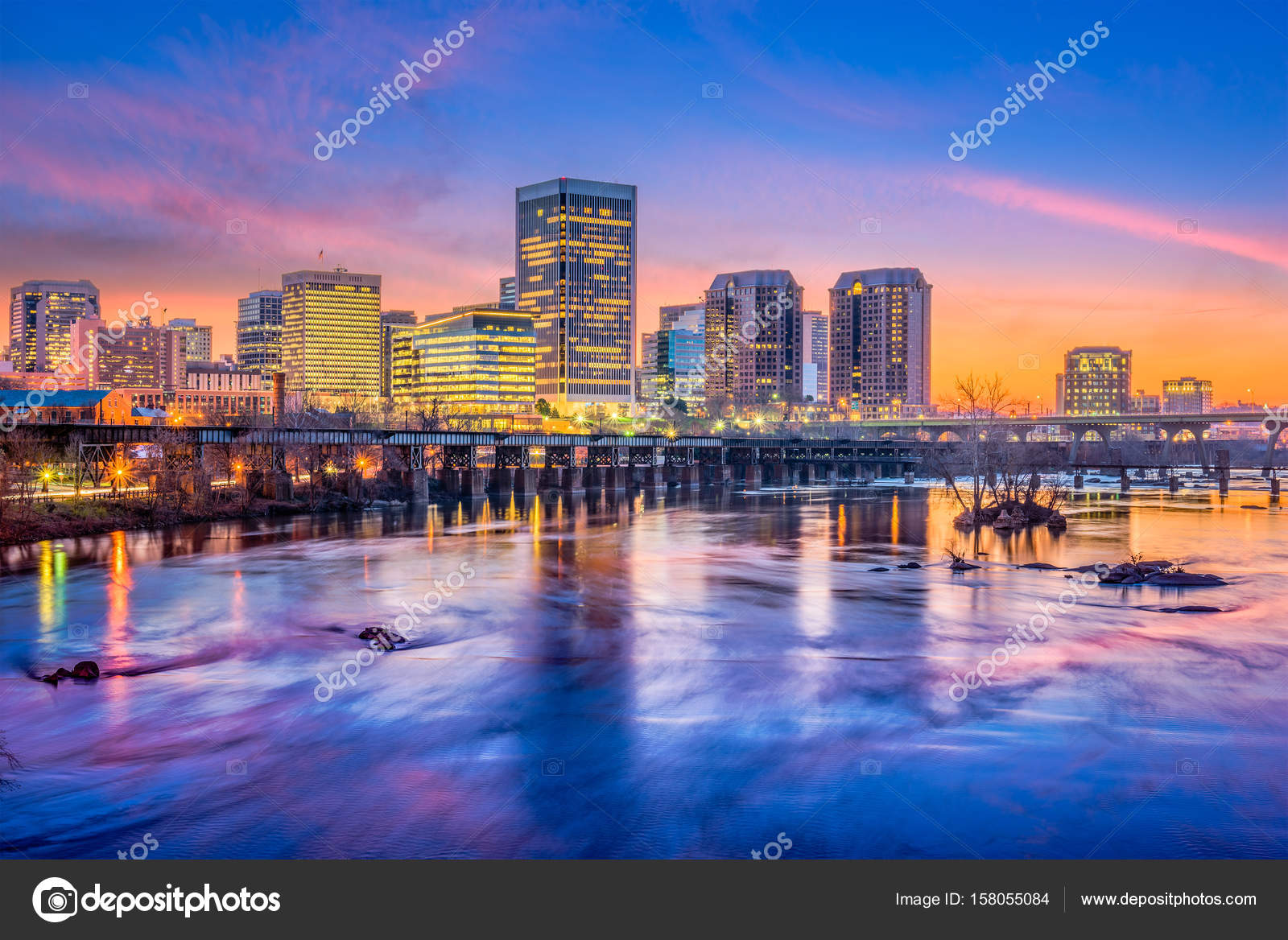 Richmond, Virginia, USA downtown skyline — Stock Photo © sepavone ...