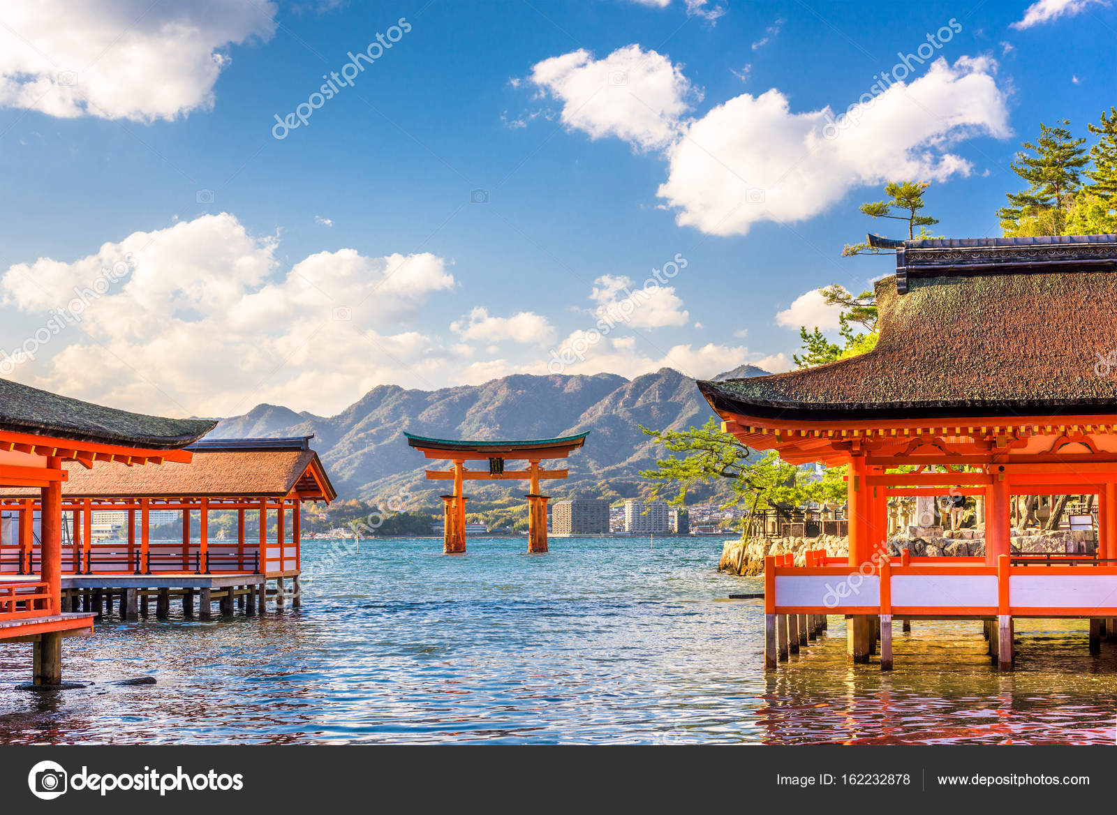 Miyajima, Hiroshima, Japan — Stock Photo © sepavone #162232878