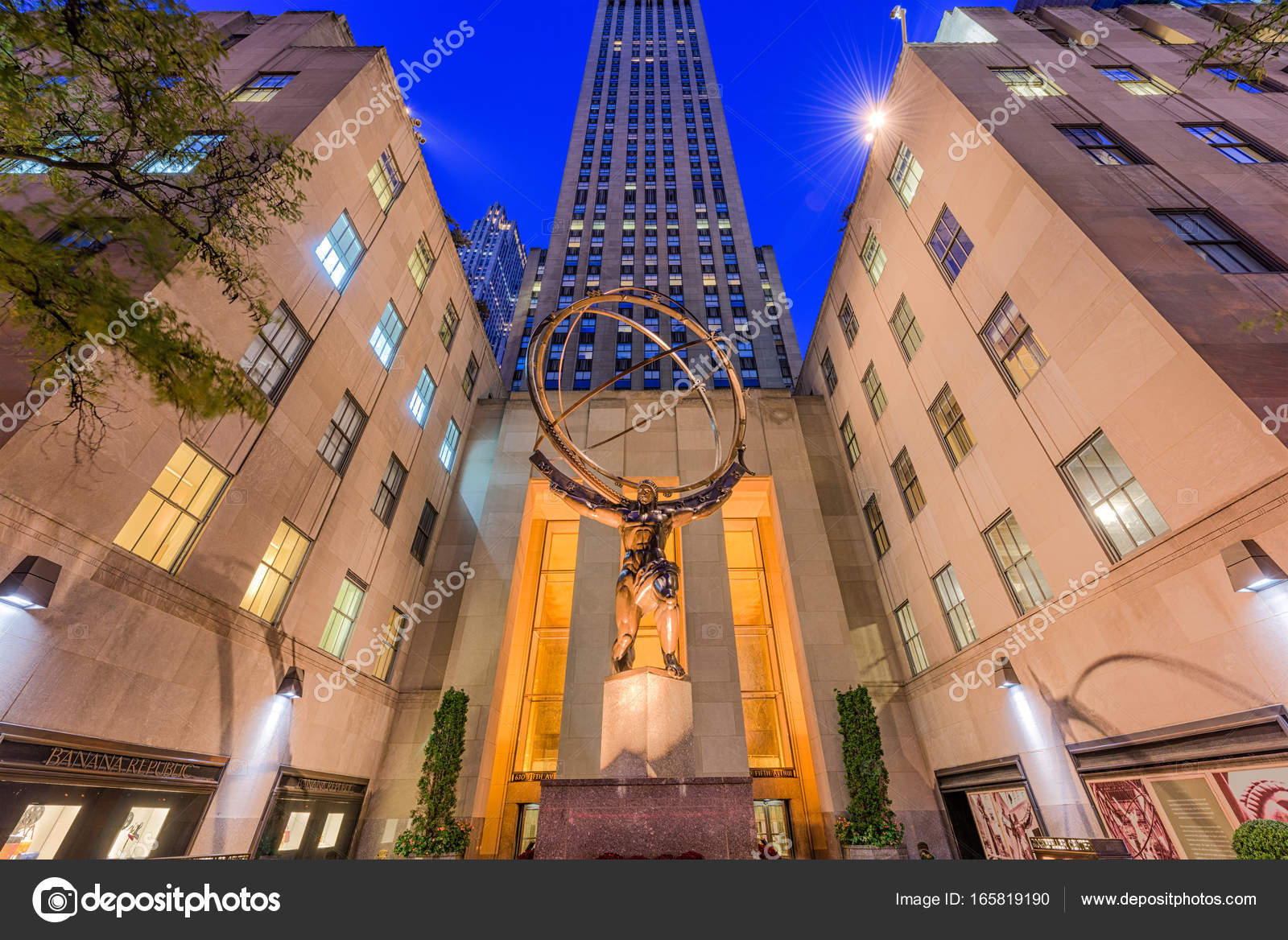 Rockefeller Center New York – Stock Editorial Photo © sepavone #165819190