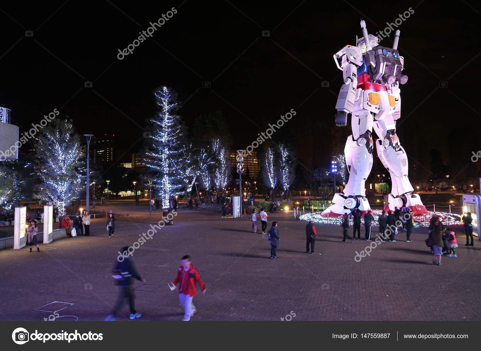 Gundam bot suit in Japan — Stock Editorial Photo © tupungato #147559887