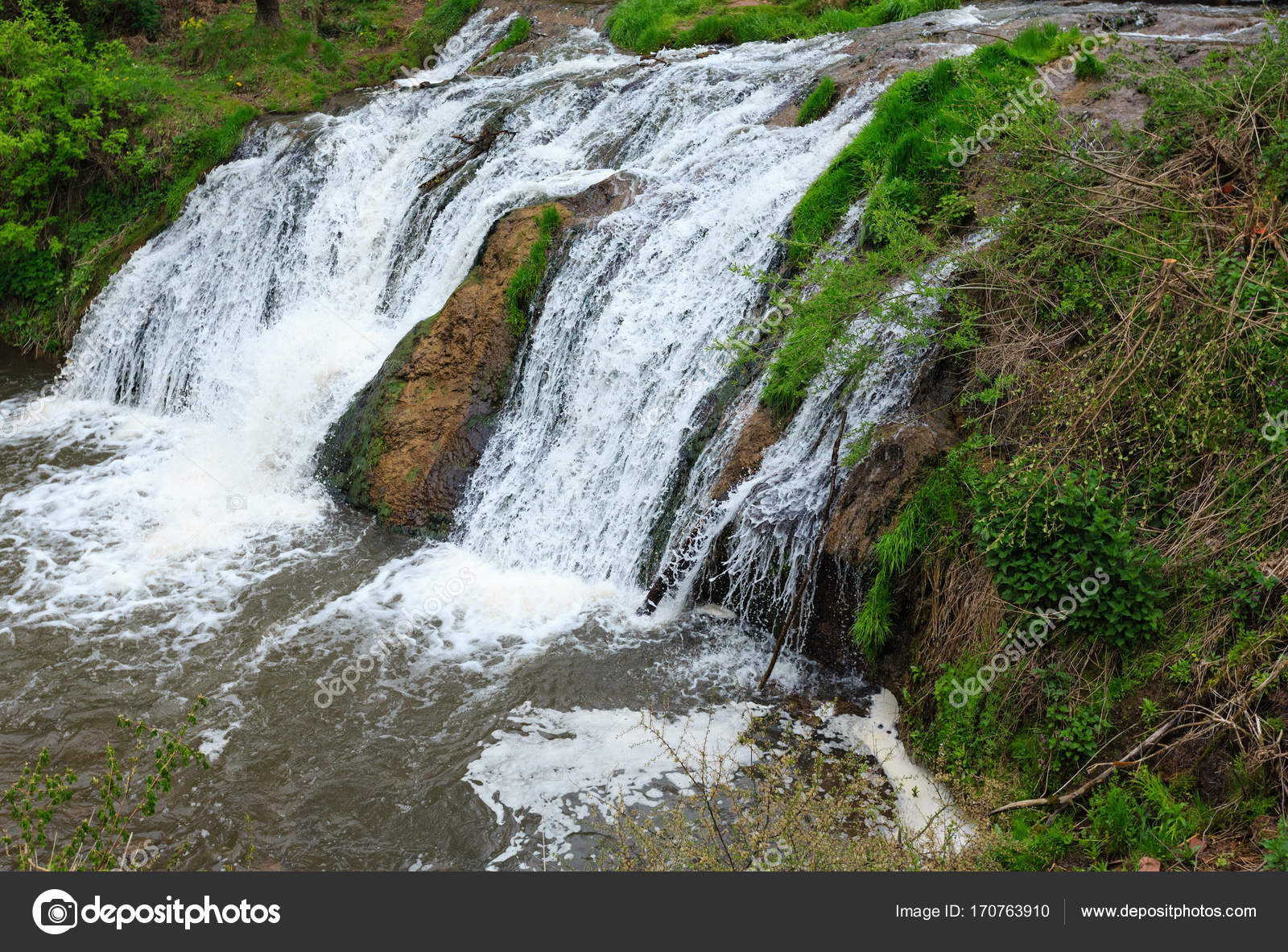 Dzhurynskyi waterfall, Ukraine. Stock Photo by ©wildman 170763910