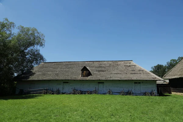 Ryska barn Stock Photos, Royalty Free Ryska barn Images | Depositphotos