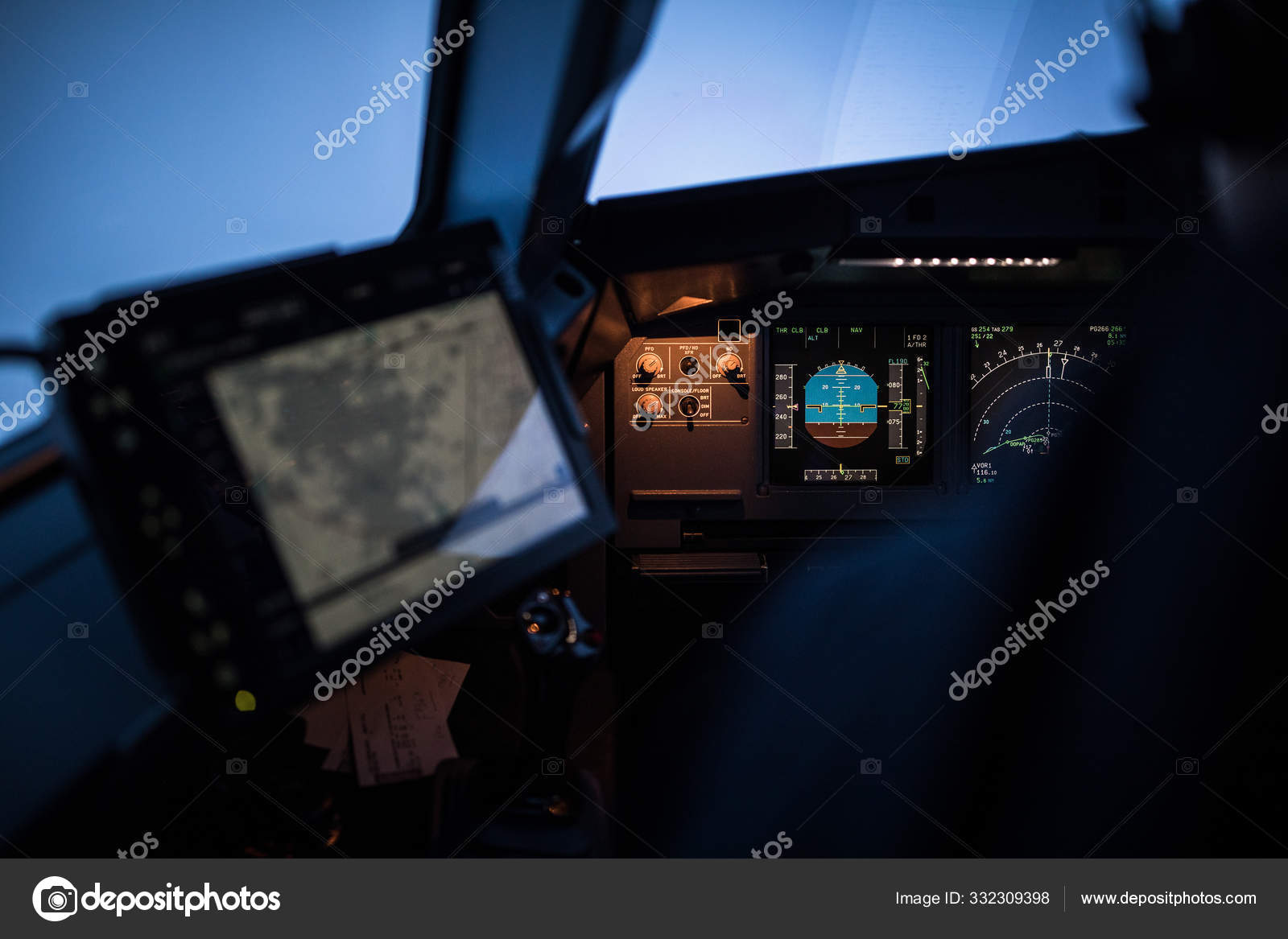 Modern cockpit a commercial airliner airplane during takeoff — Stock ...