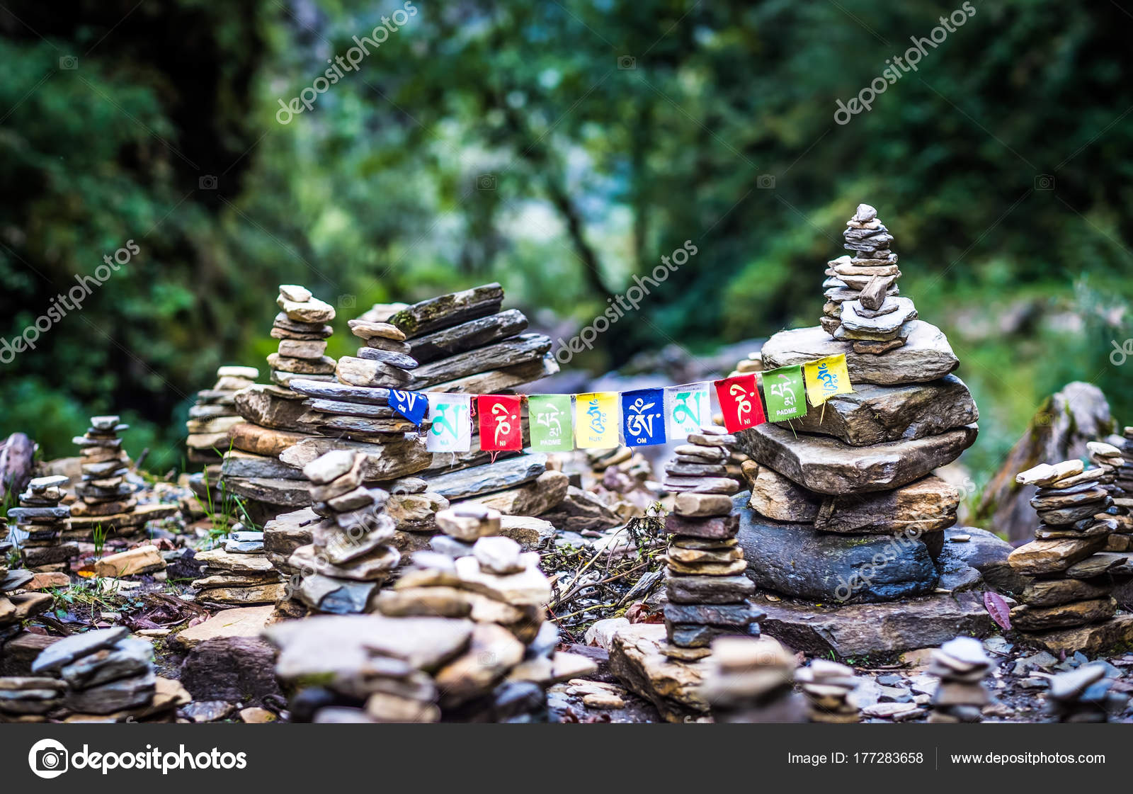 Buddhist Mantra on multicolored flags in himalayas on Annapurna — Stock ...