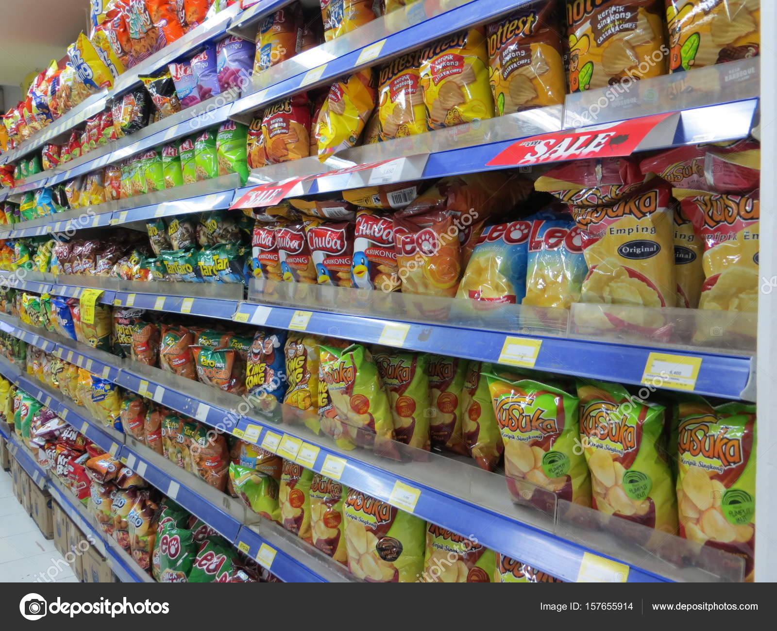 Indonesian snacks in a supermarket. — Stock Editorial Photo ...