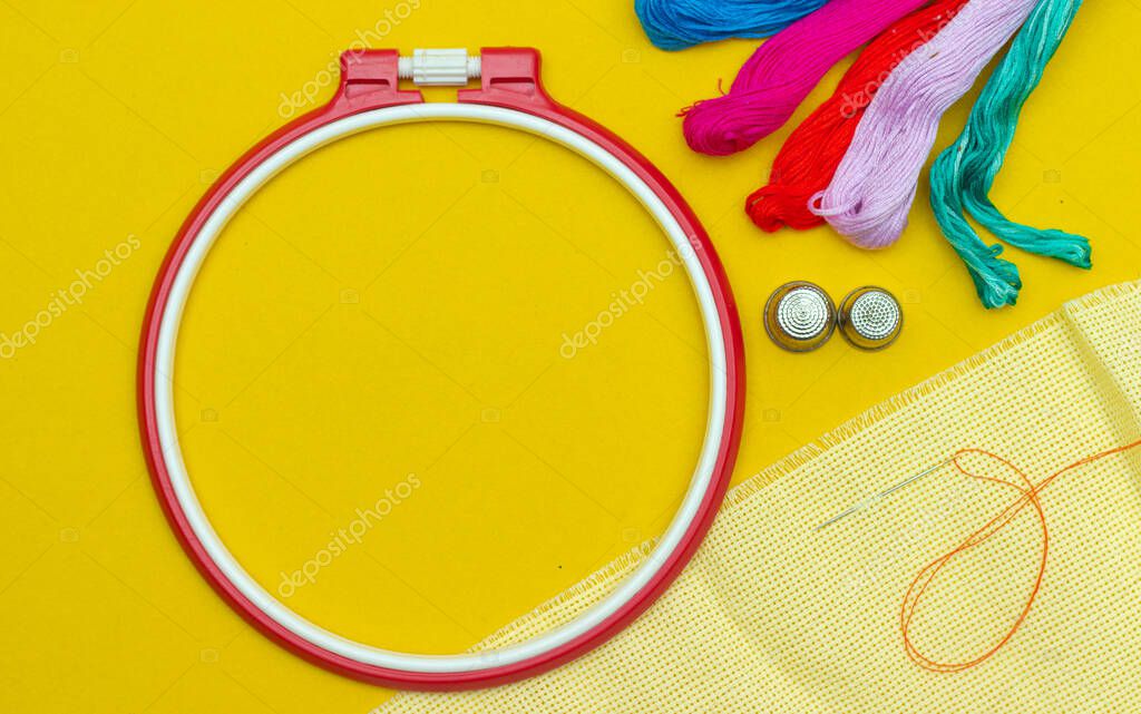 Disposición con lugar para bordado de texto. Pasatiempos y ocio. Hazlo ...