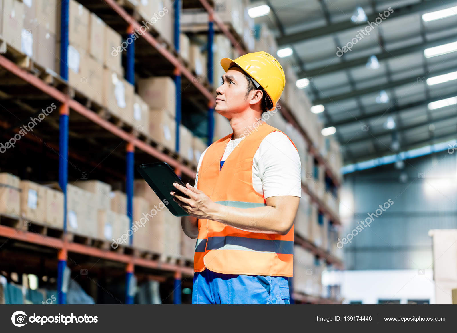 Worker taking inventory — Stock Photo © Kzenon #139174446