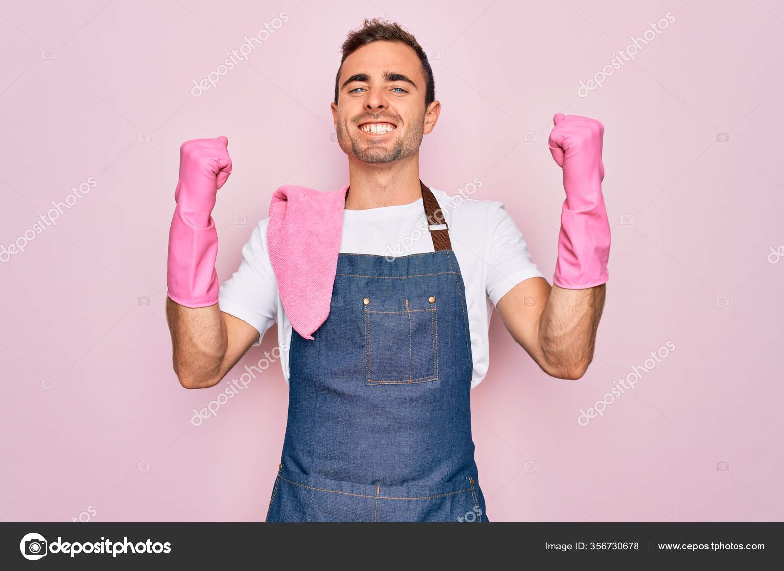 Young Cleaner Man Blue Eyes Cleaning Wearing Apron Gloves Pink — Stock ...