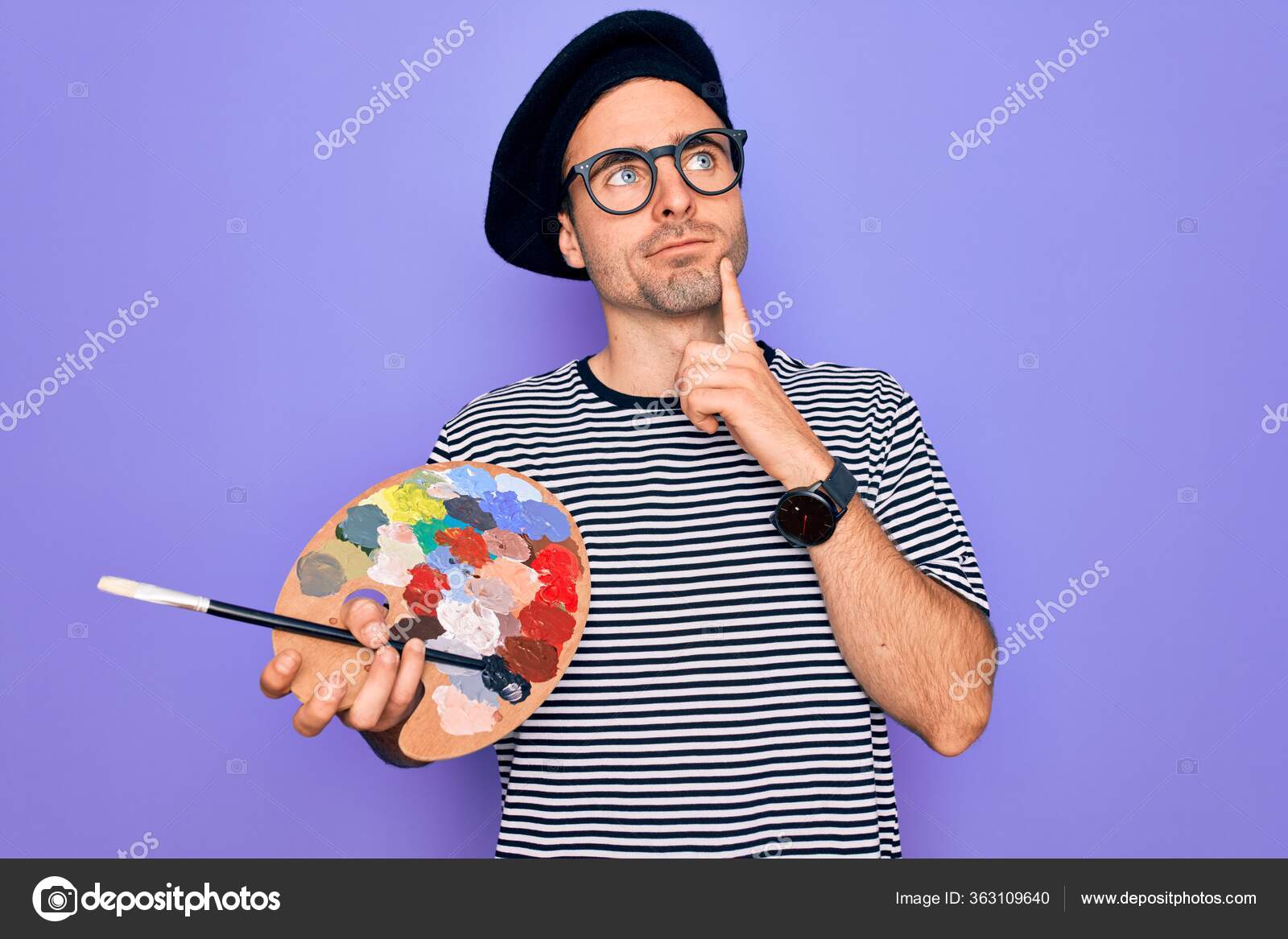 Young Artist Man Blue Eyes Wearing French Beret Glasses Drawing — Stock ...