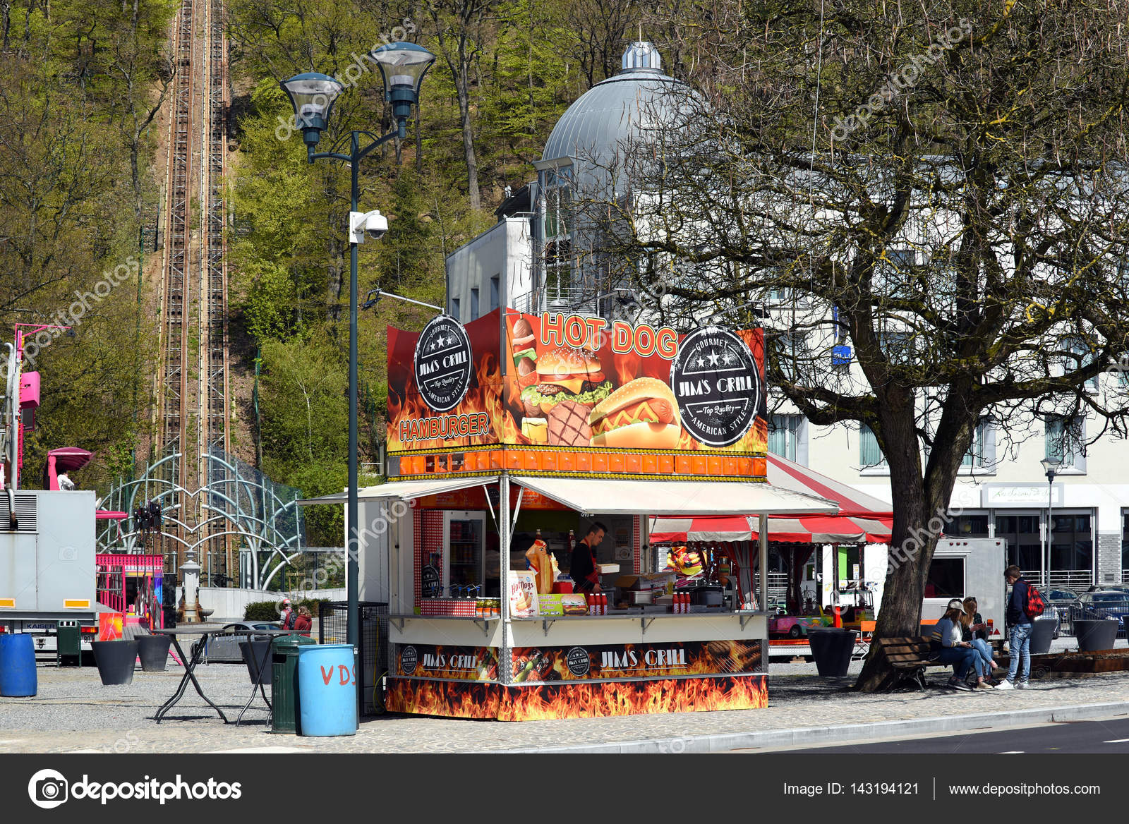 Fast food Hotdog stall – Stock Editorial Photo © defotoberg #143194121